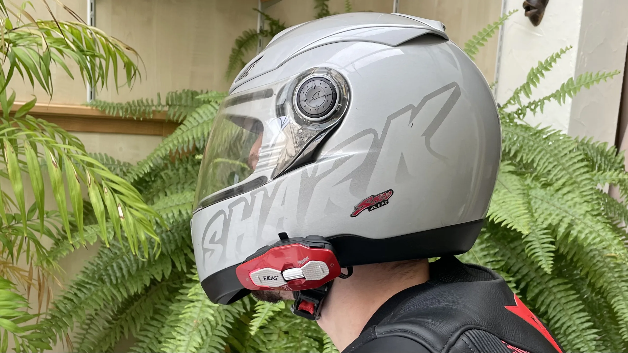 EJEAS X10 Phantom : test de l'intercom moto Mesh à prix accessible
